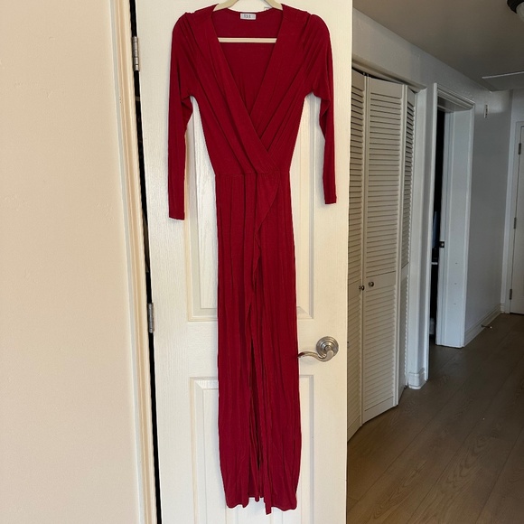 Tobi | Dresses | Tobi Red Vneck Long Sleeve Maxi Dress S | Poshmark